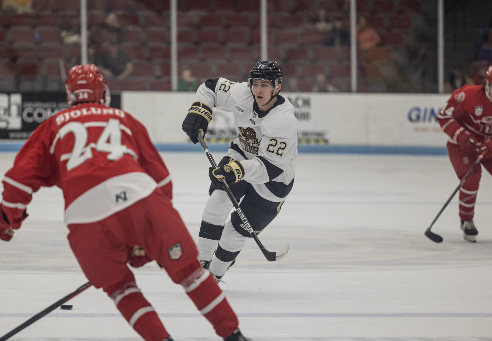 Lumberjacks continue to give up goals in bunches, lose 7-4 at home to ...