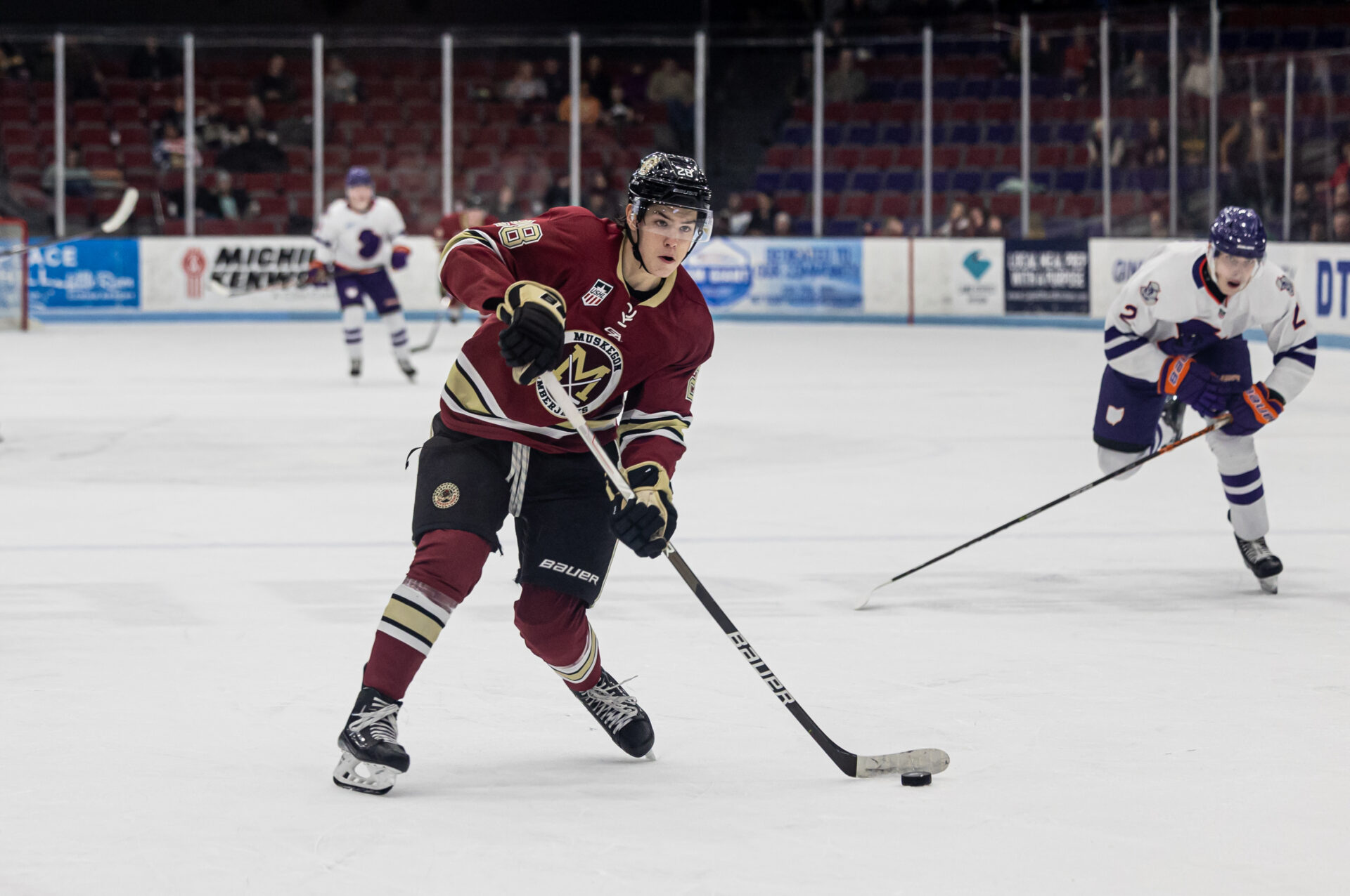 Lumberjacks build a big lead, then hang on to defeat Youngstown 5-4 in ...