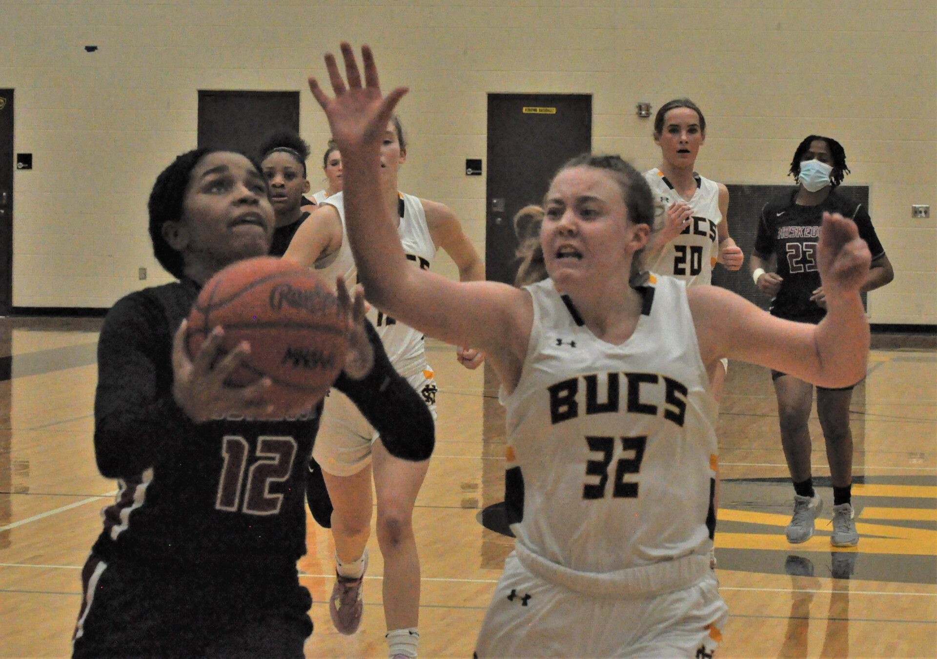 Senior Ty'Veonna Davis leads young Muskegon Big Reds to a big semifinal ...